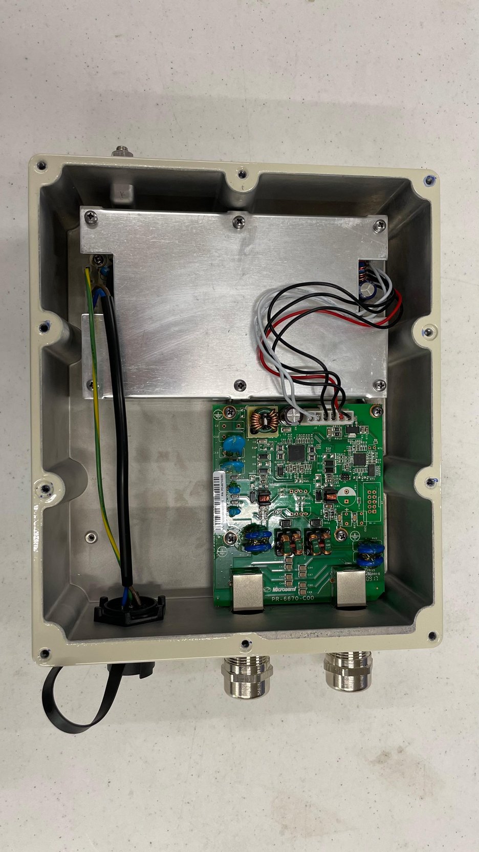 Unboxing & Look Under the Hood: Bosch NPD-9501-E Outdoor Midspan 95W ...