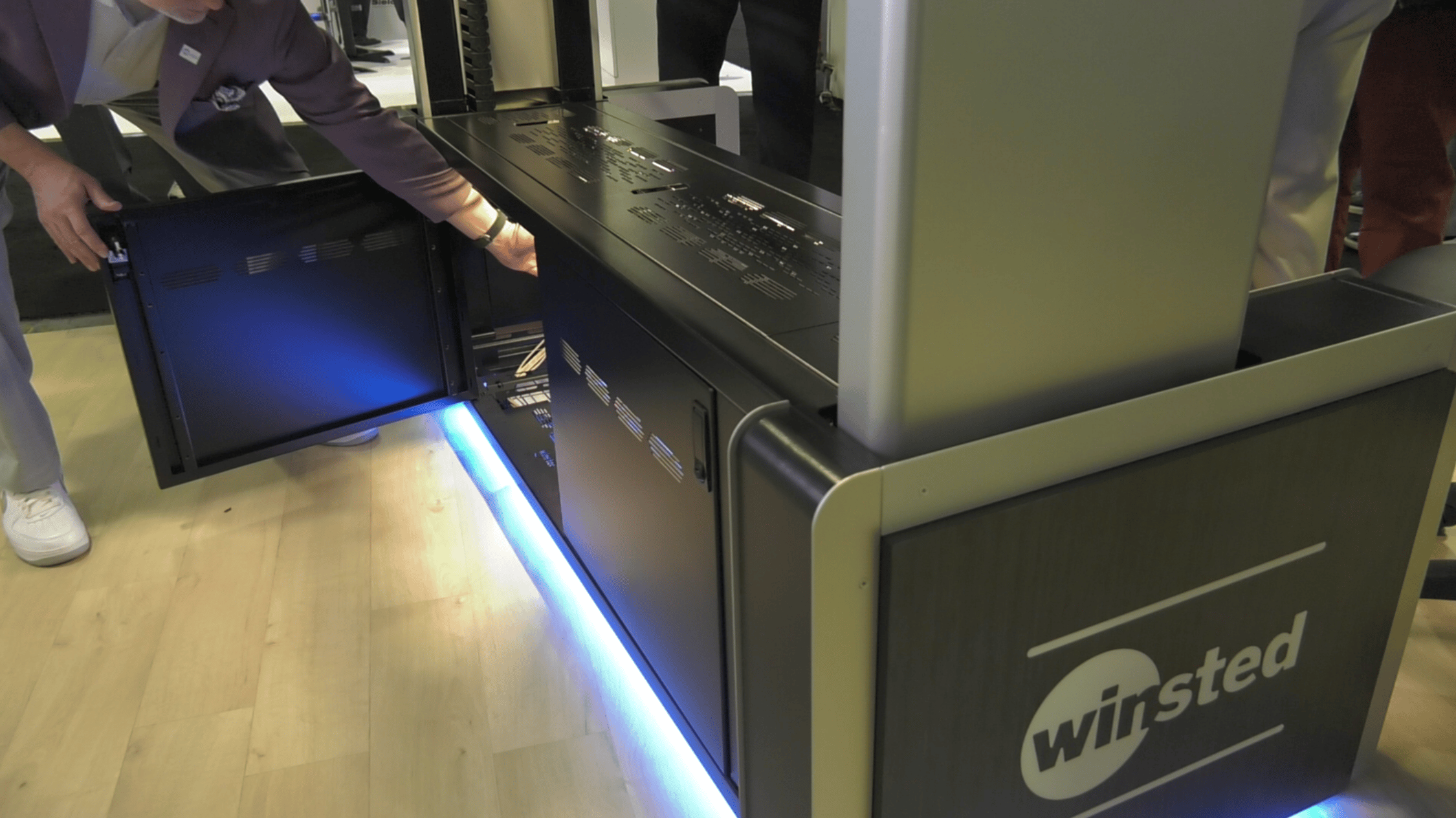 Tackling the Three Giants of Command Center Console Serviceability ...