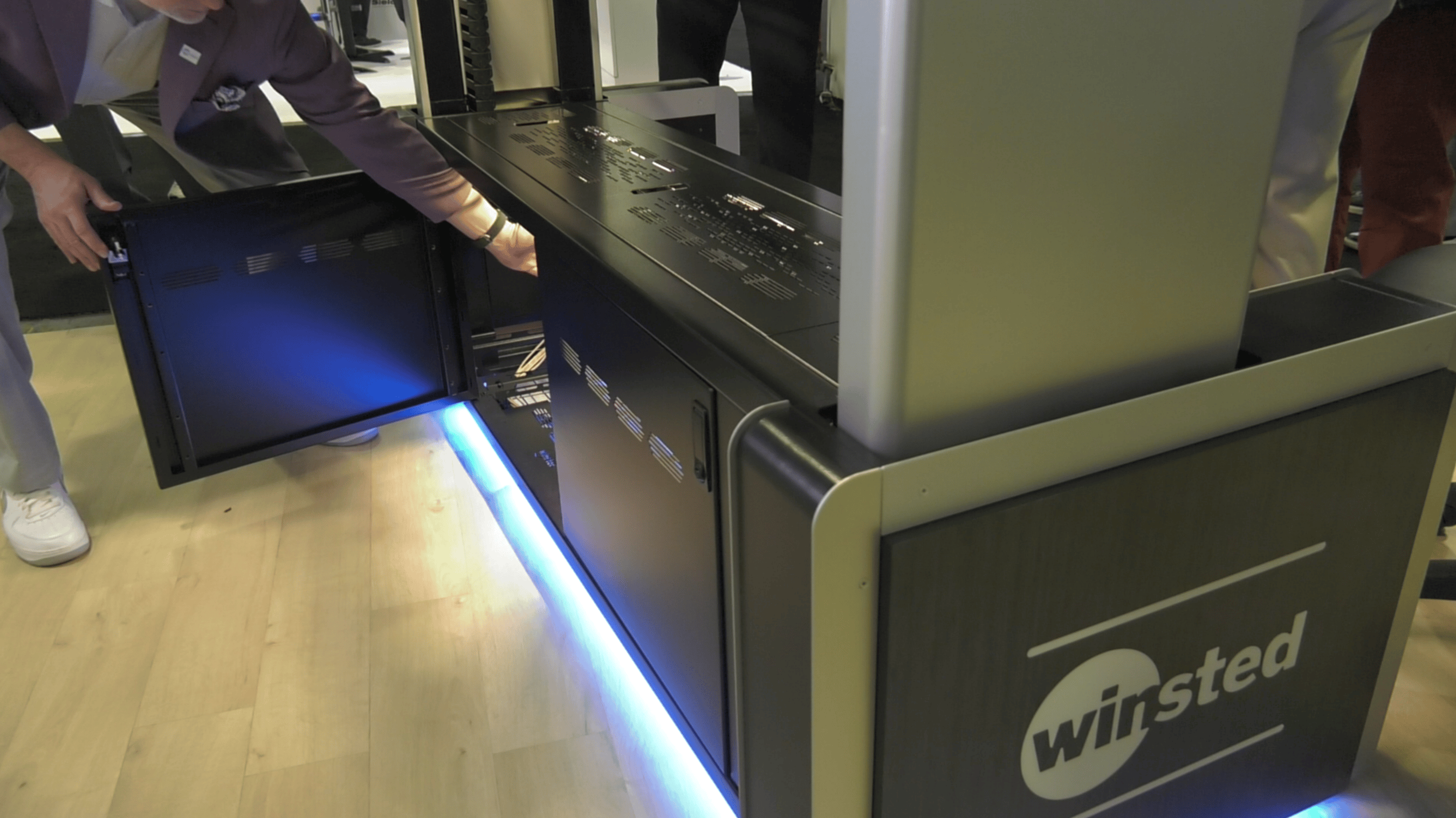 Tackling the Three Giants of Command Center Console Serviceability ...